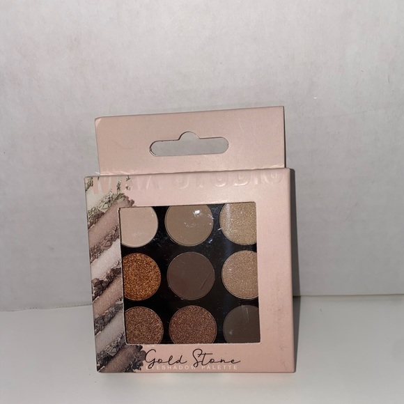 Max Studio | Makeup | Nwt Max Studio Eyeshadow Palette New | Poshmark